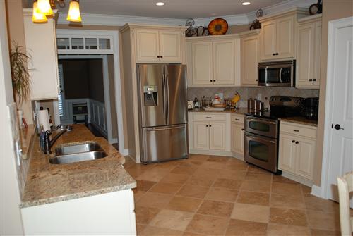 Whats the color of your kitchen??